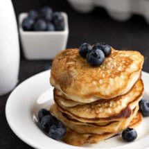 Blueberry Lemon Ricotta Pancakes - I Heart Eating