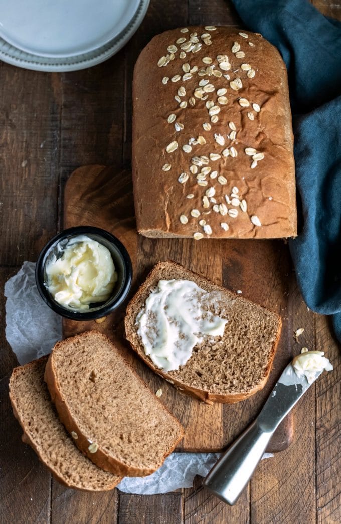 Outback Steakhouse Copycat Honey Wheat Bread - I Heart Eating