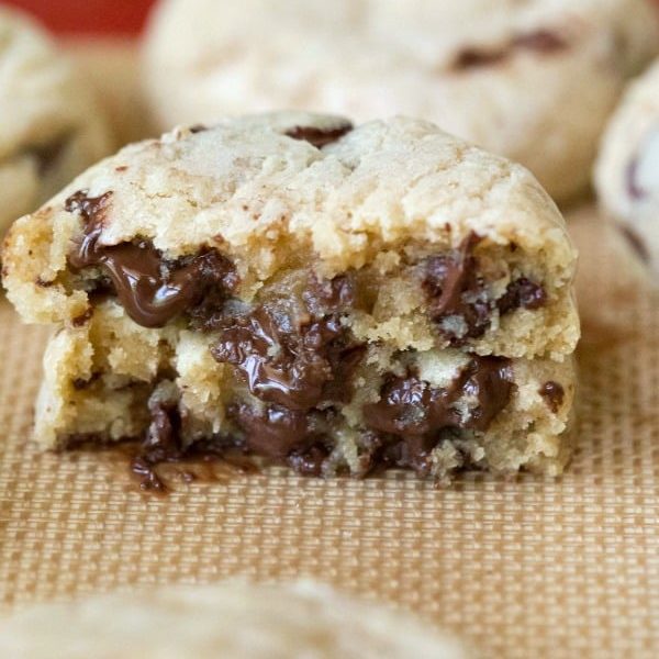 Coconut Oil Chocolate Chunk Cookies - I Heart Eating