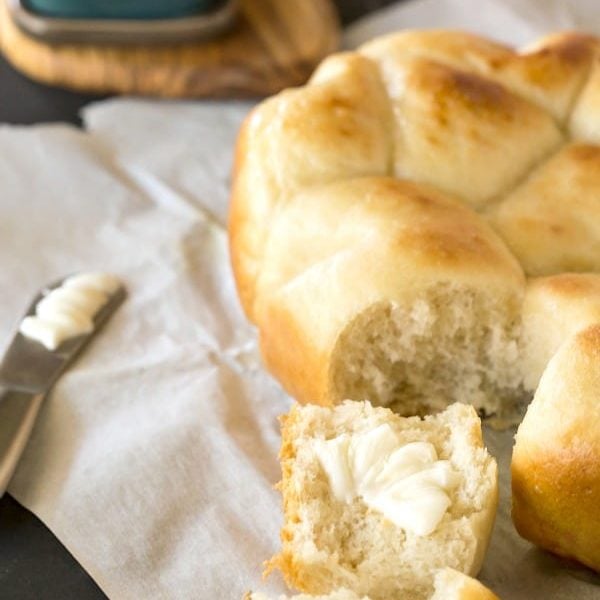 Slow Cooker Dinner Rolls - I Heart Eating