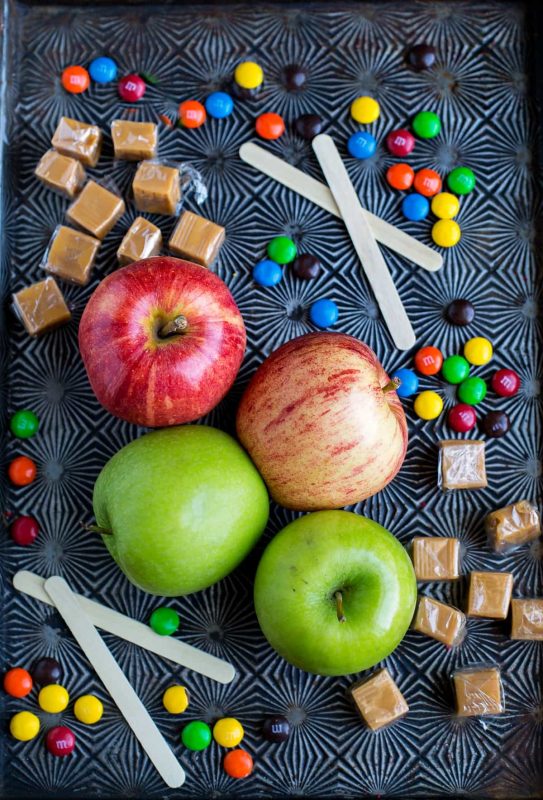 M&M Caramel Apples - I Heart Eating