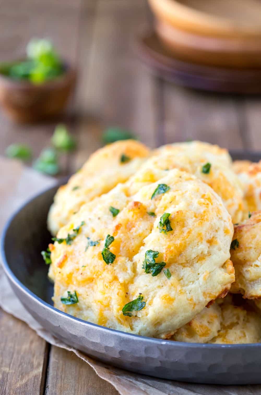 Copycat Cheddar Bay Biscuit Recipe - I Heart Eating