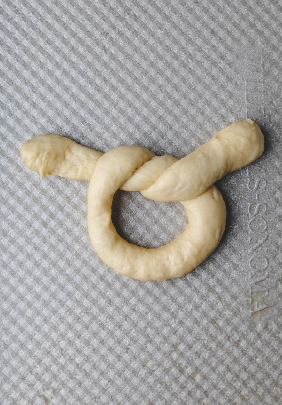 Everything Bagel Knots - I Heart Eating