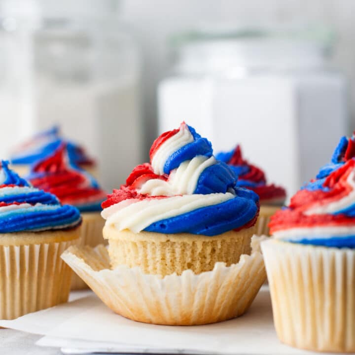 Red White and Blue Cupcakes - I Heart Eating