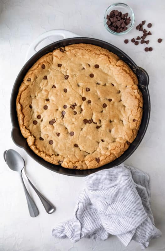 Easy Homemade Pizookie Recipe - I Heart Eating
