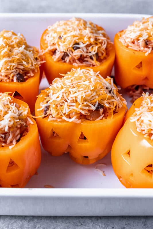 Jack-O'-Lantern Stuffed Peppers - I Heart Eating