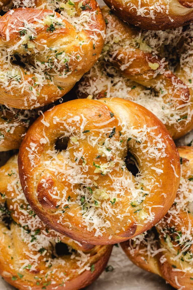 Garlic Parmesan Pretzels - I Heart Eating