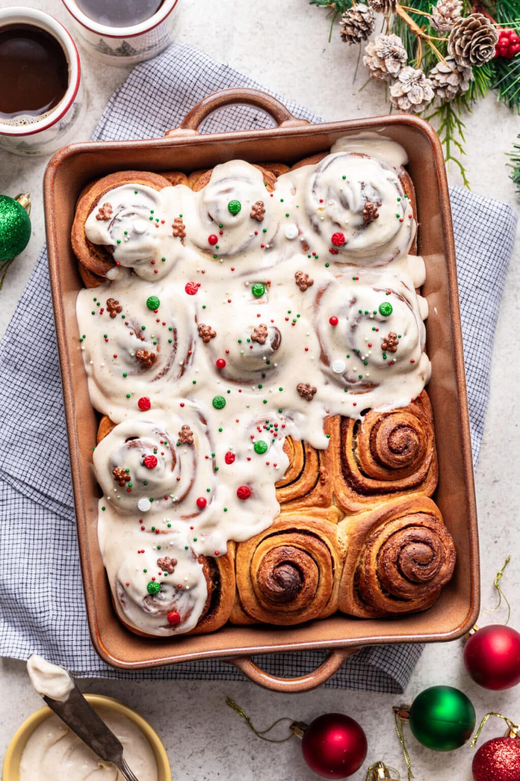 Gingerbread Cinnamon Rolls - I Heart Eating
