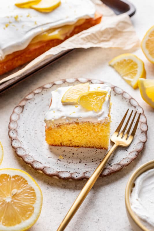 Easy Lemon Poke Cake Recipe - I Heart Eating
