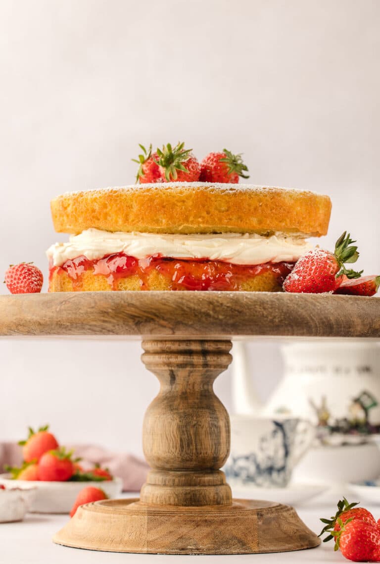 Victoria Sponge Cake - I Heart Eating
